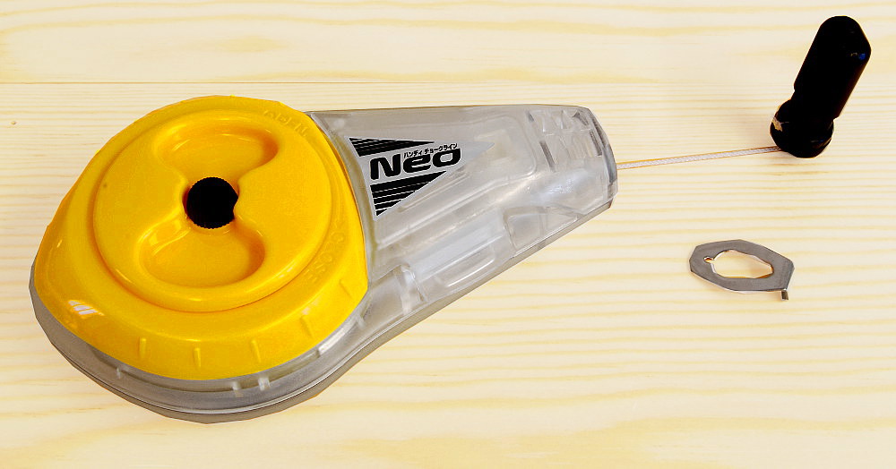 How to Use a Chalk Line Correctly (Hand Tools DIY) | HouseBouse.com